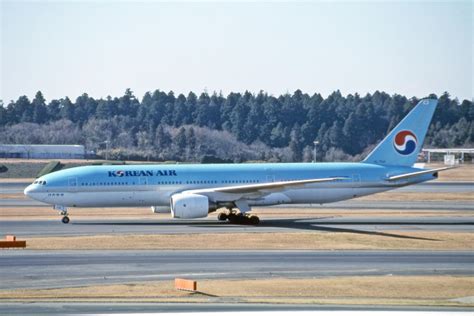 大韓航空 Boeing 777 200 Hl7531 成田国際空港 航空フォト By Gambardierさん 撮影1999年12月23日