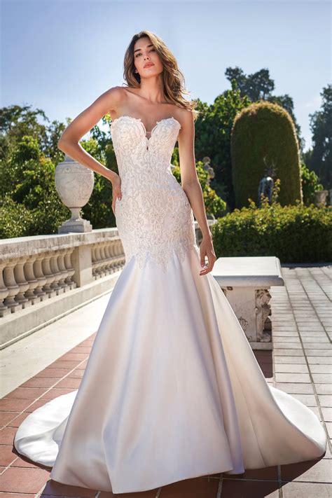F221012 Dramatic Mikado Mermaid Strapless Wedding Dress With