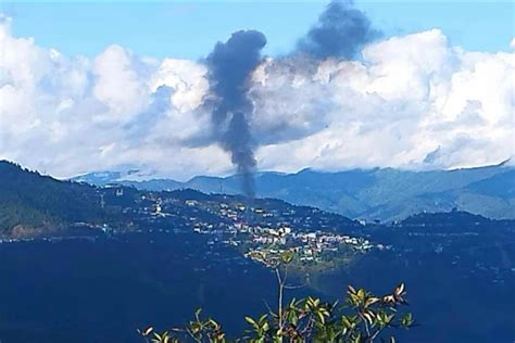 စစ်ရေးအခြေအနေအရ ဖလမ်းမြို့တွင်းကိုယာဉ်ကြီး၊ ယာဉ်ငယ် အားလုံး ဖြတ်သန်းသ