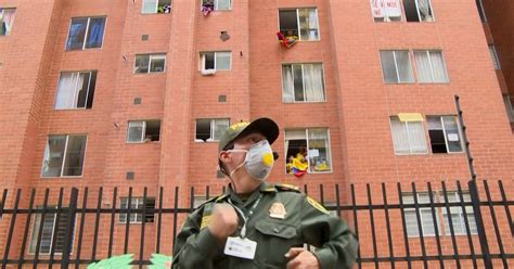 Las Curiosas Clases De Zumba De La Policía Colombiana Para Entretener A