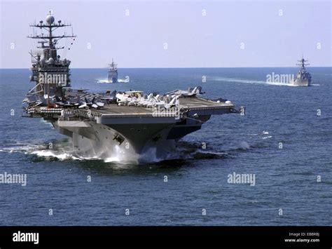 Amerikanischer Flugzeugträger Uss Harry S Truman Stockfotos Und Bilder