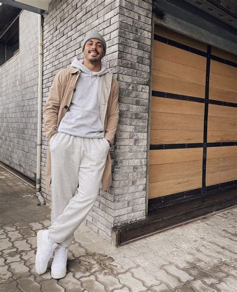 43 Stunning Grey Sweatpants Outfit Men Ideas