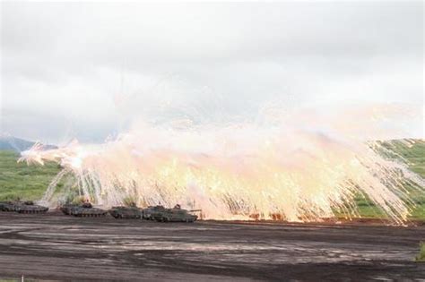 10式戦車の写真素材｜写真素材なら「写真ac」無料（フリー）ダウンロードok
