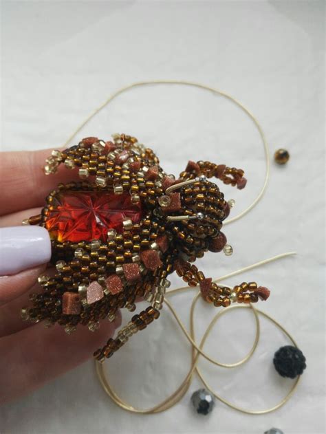 Брошь из бисера муха | Jewelry, Crown jewelry, Bangles