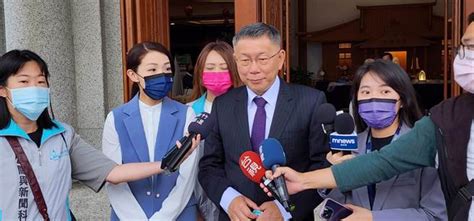 柯文哲在高虹安陪同下 代替父母參加靜思堂浴佛大典 政治 中時
