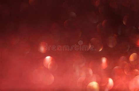 Красная Defocused предпосылка светов абстрактные света Bokeh красная
