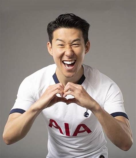 손흥민 소속팀 토트넘 2019 2020 시즌 새 유니폼 공개 손흥민 소속팀 토트넘 2019 2020 시즌 새 유니폼 공개