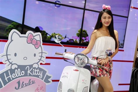 可愛教主hello Kitty再次上身，pgo J Bubu聯名款限量登場 Carstuff 人車事
