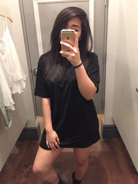 Trucphoung Dis Shirt Is Holey Bigboobs Toket Gede Tetek Pic