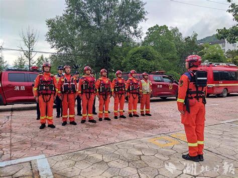 湖北消防百人奋战在商洛高速公路桥垮塌救援一线 荆楚网 湖北日报网