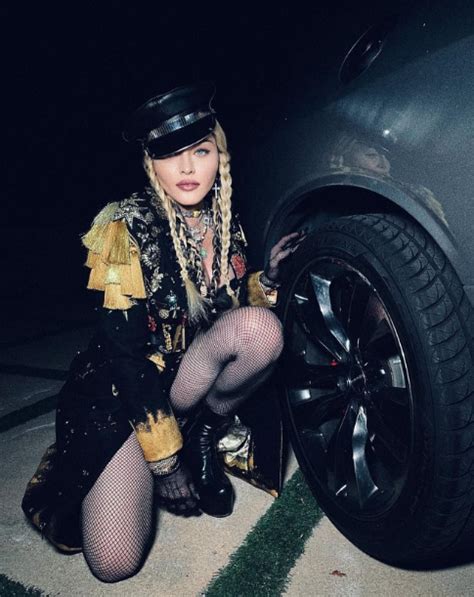 Implants Are Visible 63 Year Old Madonna In Pantyhose Showed Off Her Curves Everythingfun