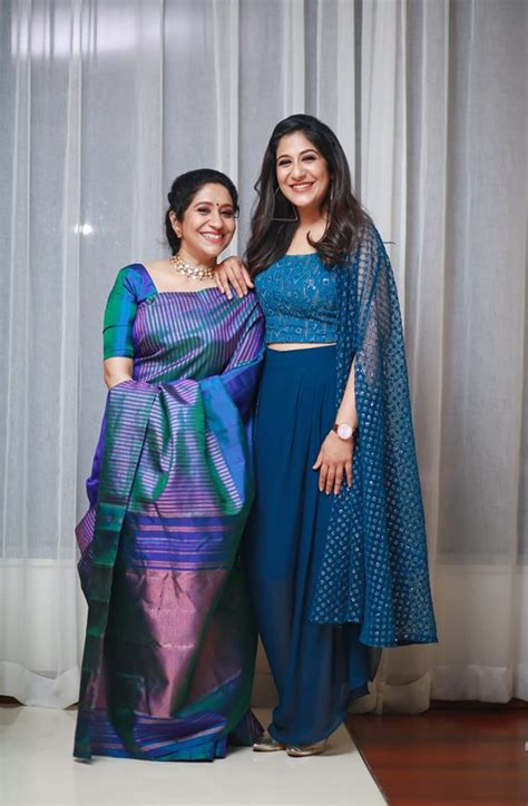 Singer Shweta Mohan Shared Photos With Mother Sujatha Mohan And Father