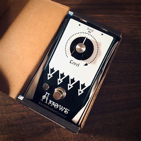 Earthquaker Devices Arrows V2 Preamp Booster Pedal Reverb