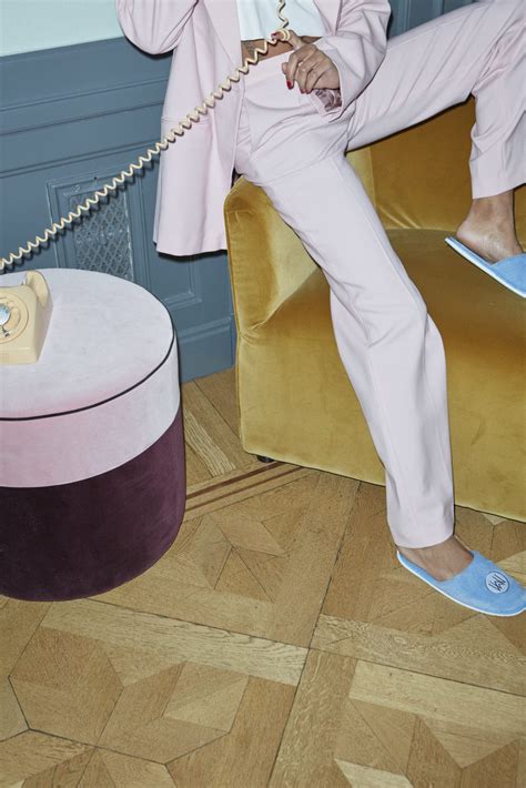 Colette Sittpuff Ruby Red Dusty Pink Fotpall I Sammet Från Melimeli