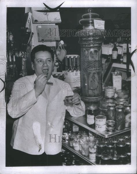 1956 Press Photo Ben Sherwin Eats Grasshoppers Rsa19831 Historic Images