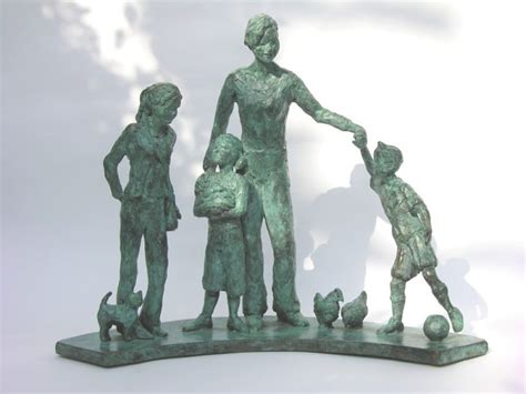 Bronzen Beeld Moeder En Kinderen Door Diane Timmer