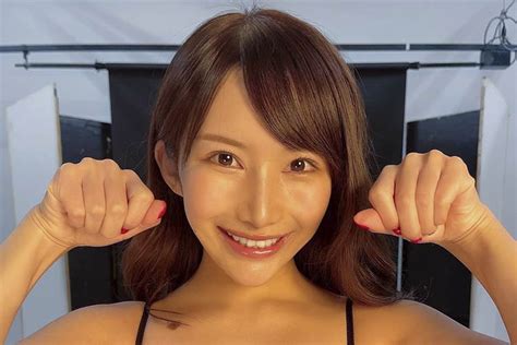 琴井ありさ、美ボディとキュートな笑顔でお誘い グラッチェ