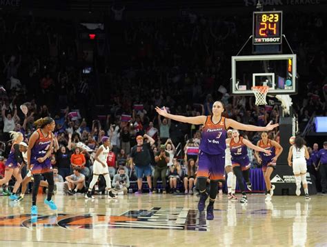 Diana Taurasi Becomes Wnbas First 10000 Point Scorer Field Level