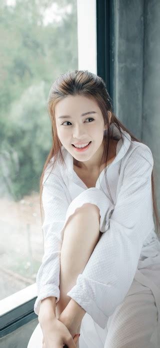 微笑女孩动漫手机动态壁纸 动漫手机壁纸下载 元气壁纸