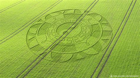Crop Circle Wallpaper 59 Pictures Wallpaperset