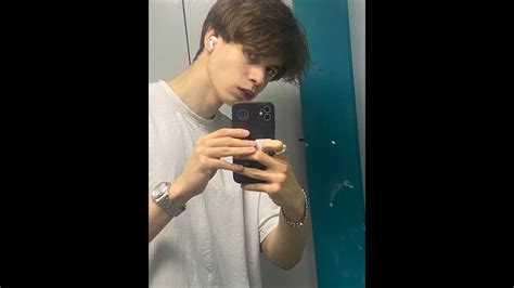 общаюсь с чатом заходи Youtube