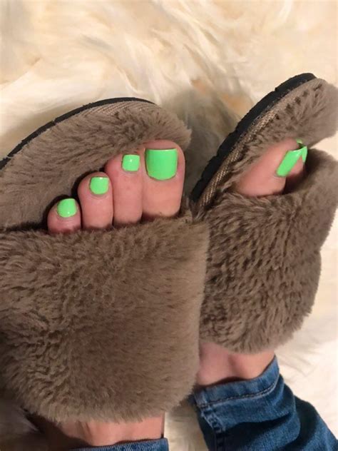 Happy Toesday Rfeetinyourface
