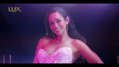 Derana LUX Film Awards 2023 - Yureni Noshika - YouTube