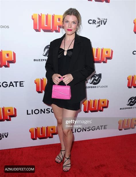 Julia Yorks Feet Aznudefeet