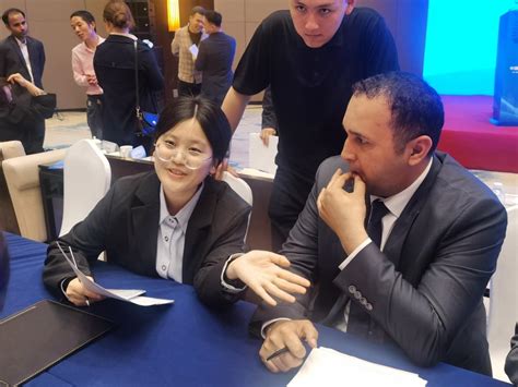 我校丝绸之路语言服务协同创新中心圆满完成乌兹别克斯坦花剌子模州一中国陕西省经贸投资和旅游合作对接会语言服务保障工作 丝绸之路语言服务协同创新中心