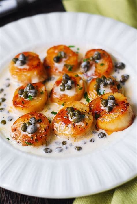 Seared Scallops With Creamy Lemon Caper Sauce Scallop Recipes Lemon
