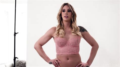 Casey Besa A Kylie Le Beau Nos Gustan Las Chicas Eporner