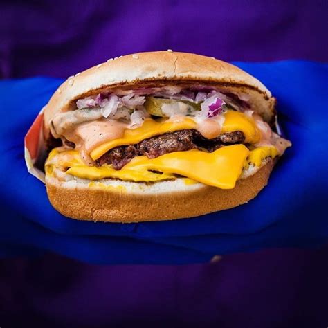 Kevin Smith Has Opened A Moobys Pop Up In La To Benefit Charity