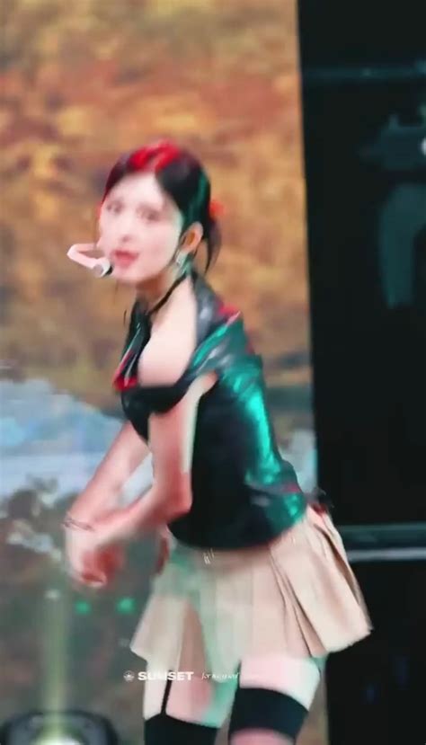 Kim Gaeul 🖤 Rivehotties