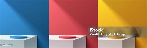 노란색 파란색 빨간색 현실적인 실린더 스탠드 제품 연단이 있는 추상적인 3d 배경 세트 창문 조명이있는 데크 또는 테이블 벡터 기하학적 형태 모형 표시 최소한의 벽 장면