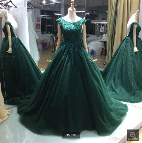 New Arrival Deep V Backless Emerald Green Ball Gown Long Prom Dressqu