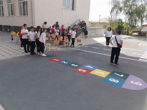 Община Крумовград Учениците от Iii „б“ клас с учители г жа Огнянова и г жа Узунова днес на