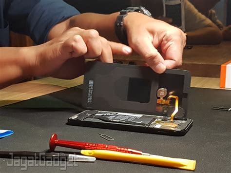 Xiaomi Bongkar Redmi Note Jagat Review