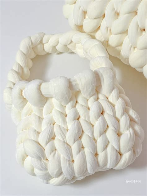 자이언트얀 가방 만들기 손 뜨개질 벨벳 자이언트얀 핑거니핑 리브리움 1kg 가방 2개 완성 네이버 블로그