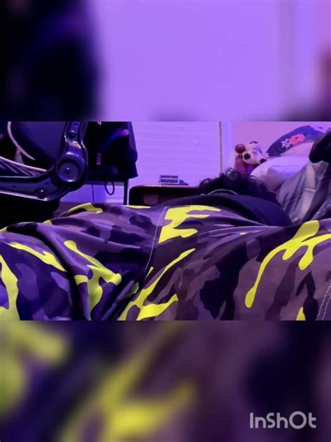 Farting While Lying In Bed 日本語で