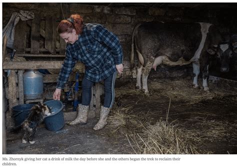穿越3000英里的母爱——一群乌克兰母亲从俄占区带回她们孩子的旅程 Rrealchinairl