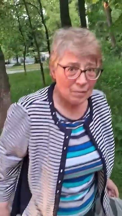 Сюди багато голодних котиків приходять поїсти Youtube