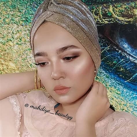 ‎مهدیه جعفری میکاپ آرتیست‎ ‎اینده به کسانی تعلق دارد که زیبایی رویا