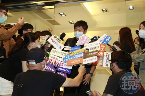 【劉真獨留單人舞】胡瓜攜女兒小禎共赴劉真靈堂弔唁 曝辛龍連抱女兒的勇氣也沒有 鏡週刊 Mirror Media