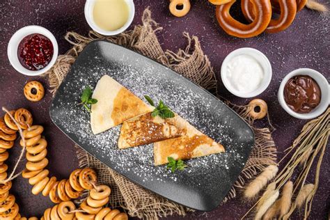 Fritura Frita Crocante Fritura Isolada Salgadinhos Brancos Picantes Pratos Verdes Samosas