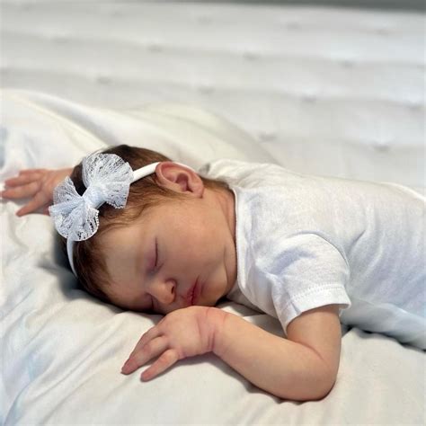 Reborn Adivinhe A Boneca Laura Renascida De Silicone Macio 50 Cm