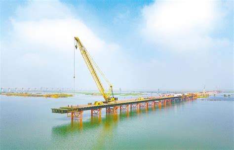 宜城汉江特大桥加速施工渝蓉建设柯皓