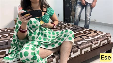 Chupke Chupke Ungli Kar Rahi Thi Alisha Devar Ne Dekh Liya Piche Se Aur Jamkar Chudai Kari Clear