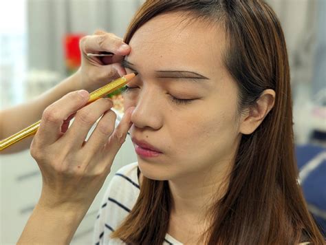 台中紋繡推薦【萊黛黎美學】 評審級老師幫你自然霧眉，完全沒有尷尬期，隔天立馬出遊也ok台中西屯霧眉霧唇推薦，專業細心看得見。 鍾小殷的幸福玩樂趣