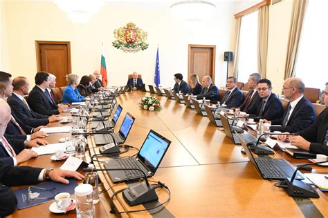 Служебното правителство изгони цялото ръководство на КЗП Защото Zashtoto