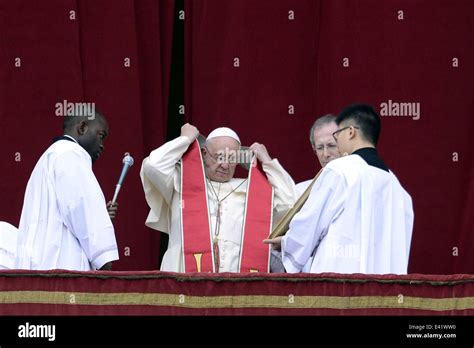 El Papa Francesco I Francisco Proclama La Bendición Urbi Et Orbi El